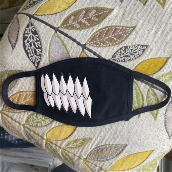 Hand Crafted | Accessories | Grimmjow Skull Teeth Bleach Anime Face ...